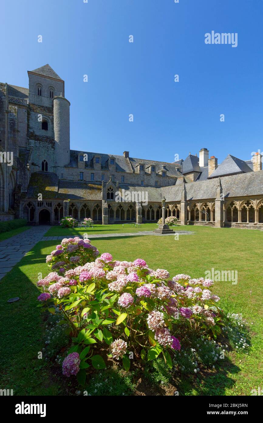 Flamboyant style of gothic architecture hi-res stock photography and ...