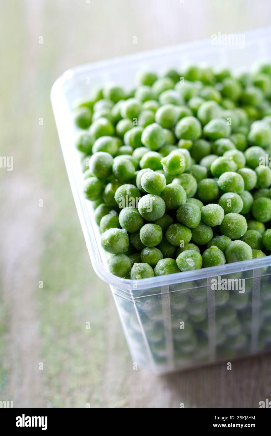 Peas frozen hi-res stock photography and images - Alamy