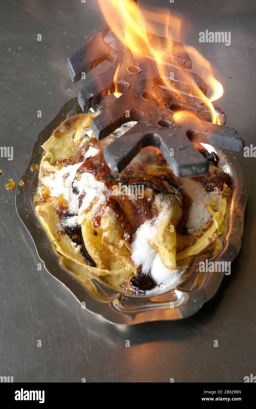 Burning the Norwegian omelet Stock Photo - Alamy