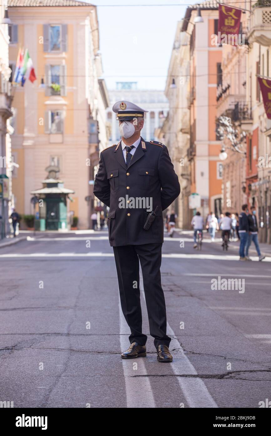 Roma, Italy. 04th May, 2020. Traffic policeman in via del corso in Rome ...