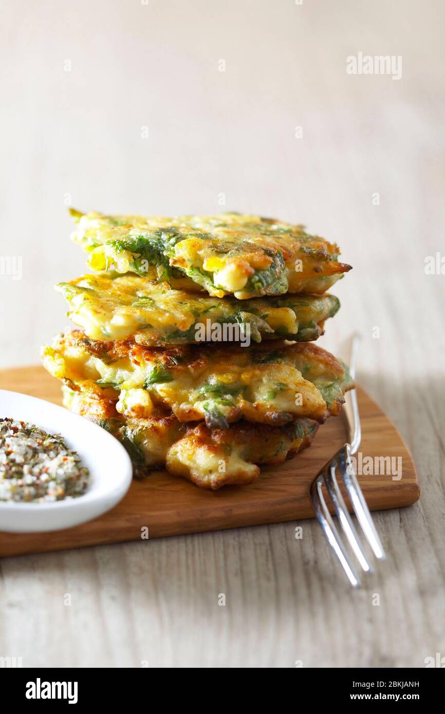 Chini hi-res stock photography and images - Alamy