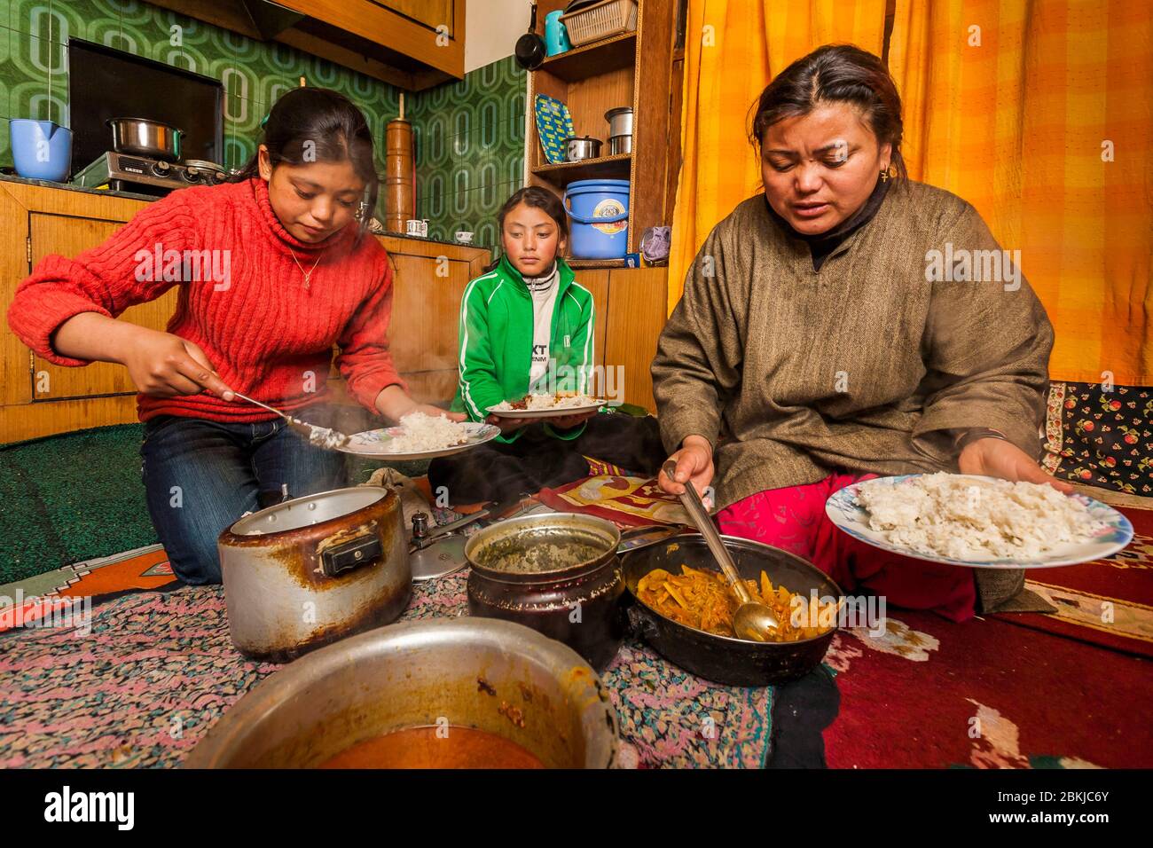 India family dinner hi-res stock photography and images - Alamy