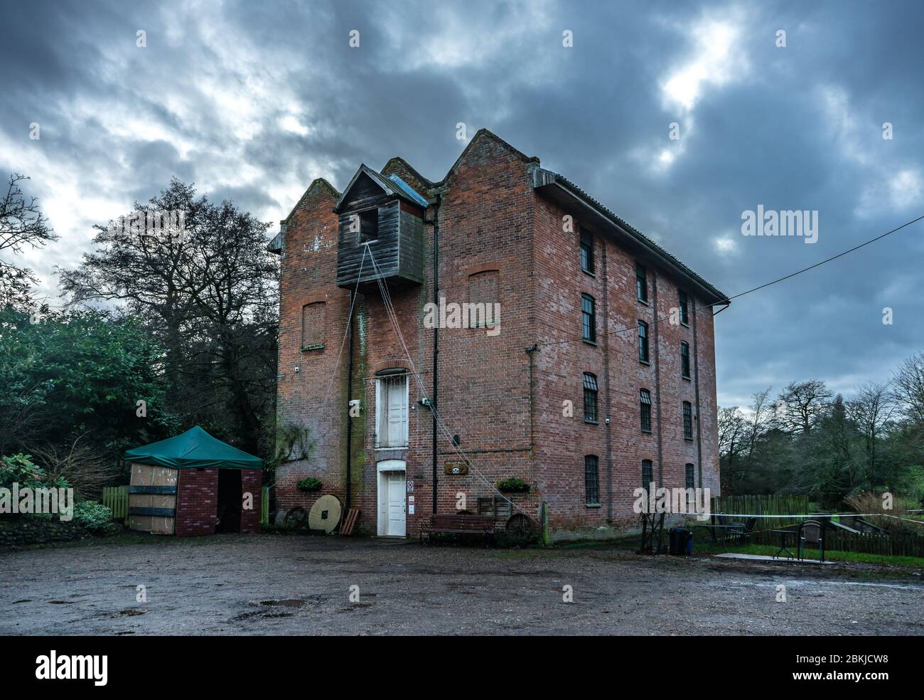 Red bricked watermill hi-res stock photography and images - Alamy
