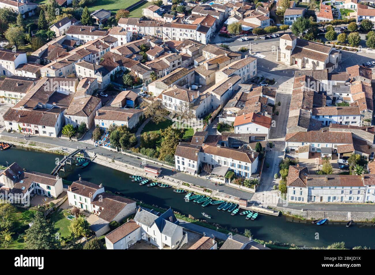 France, Deux Sevres, Coulon, the Sevre Niortaise river and the village ...