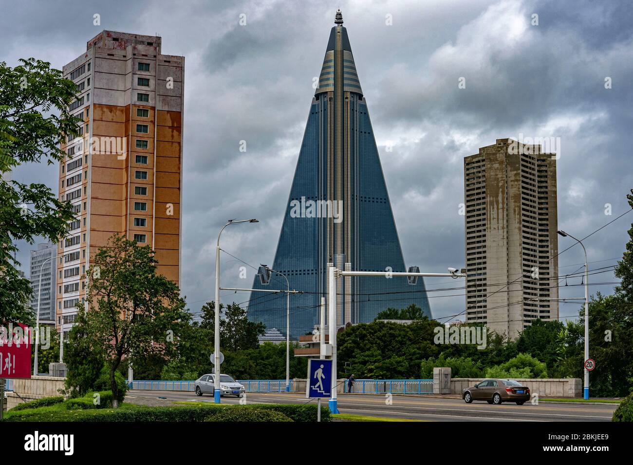North Korea, Pyongyang, Ryugyong Hotel Stock Photo - Alamy