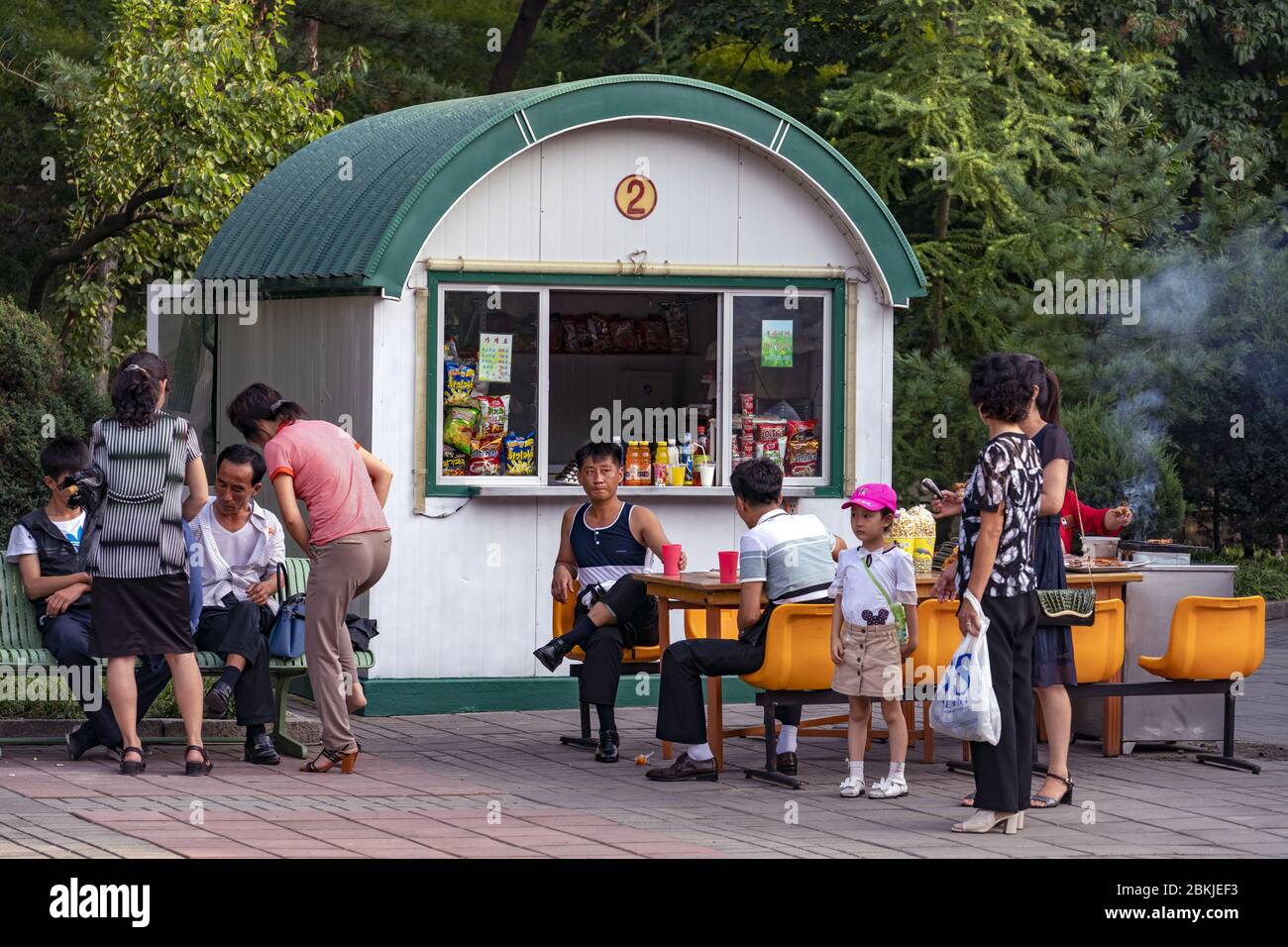 Amusement park food stand hi-res stock photography and images - Alamy