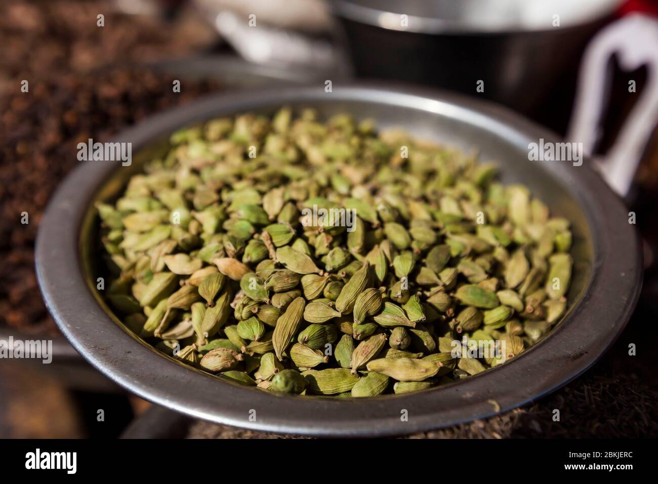 Cardamom hi-res stock photography and images - Alamy