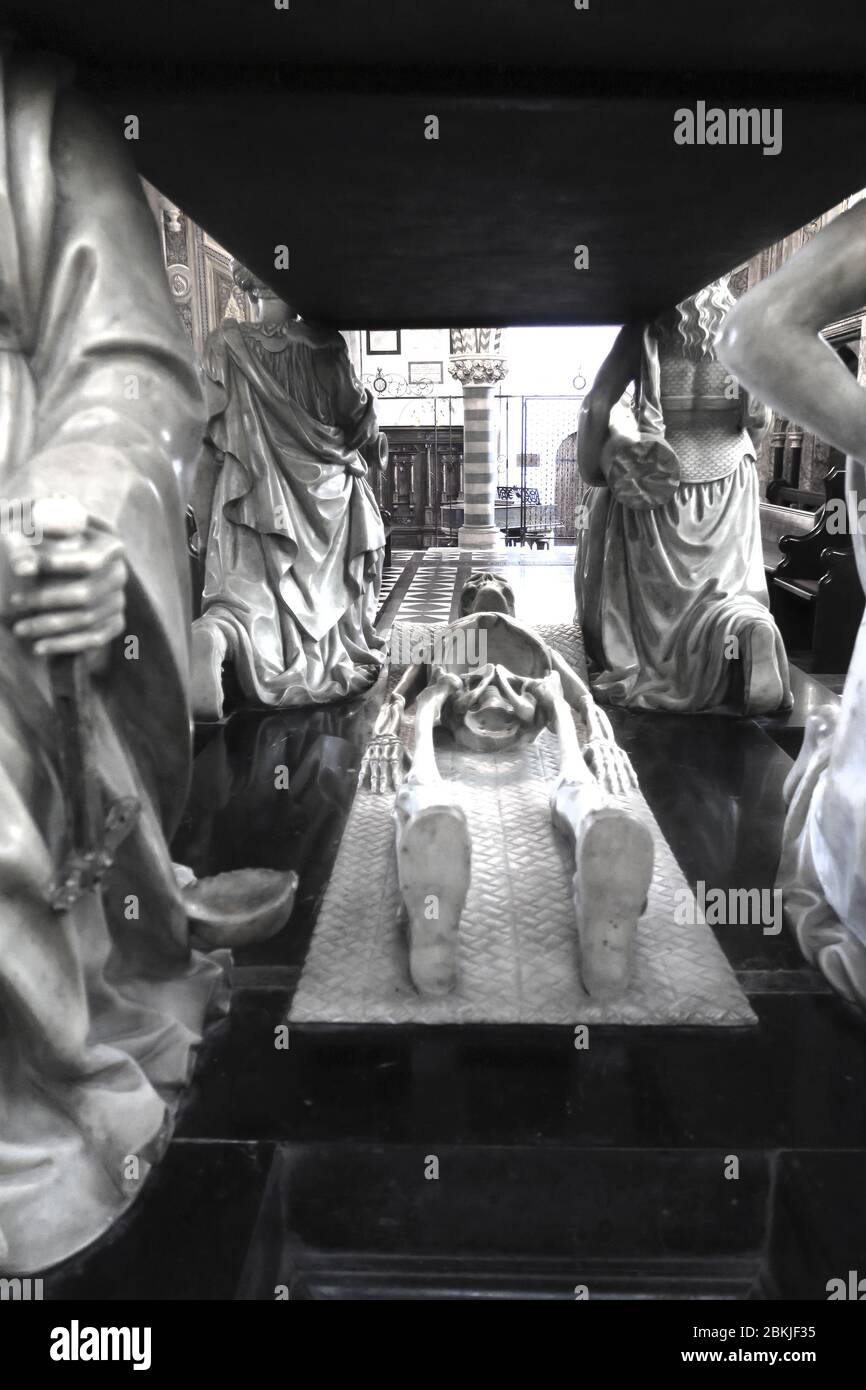 Robert cecil tomb hatfield hi-res stock photography and images - Alamy