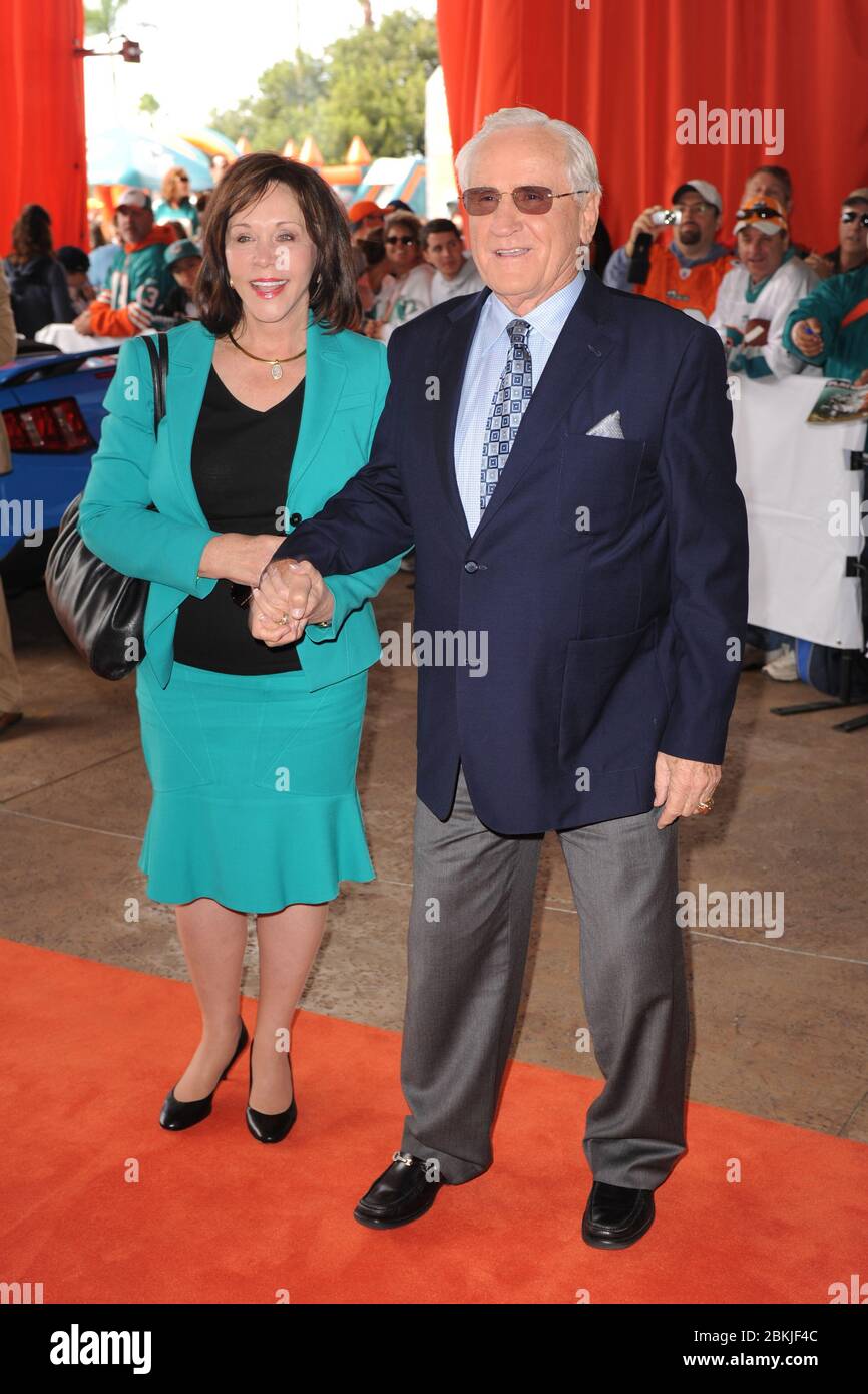 FILE PHOTO*** Don Shula Has Passed Away at 90. MIAMI - JANUARY 03: Don ...