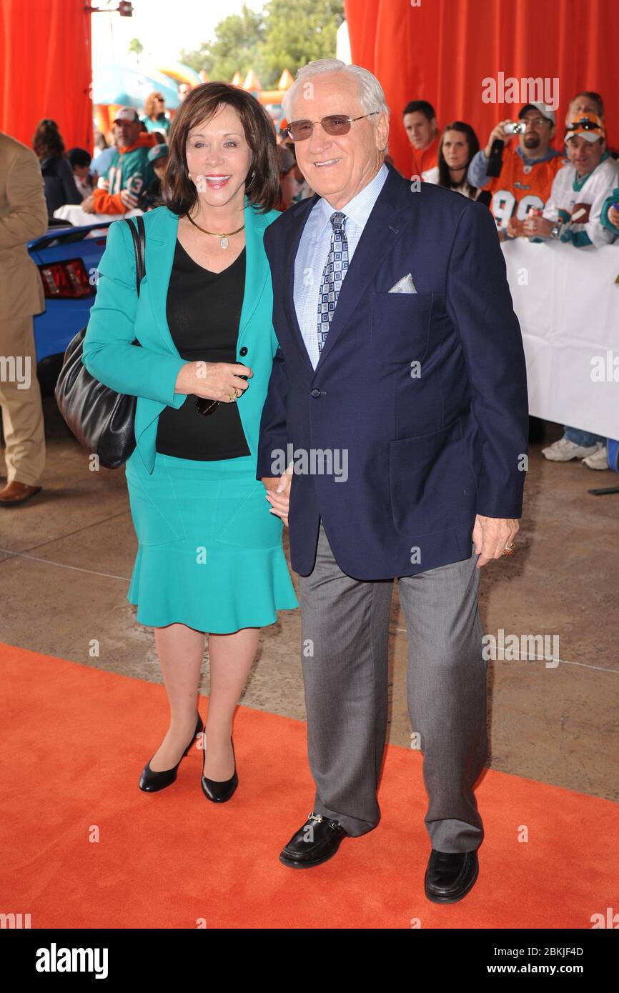 FILE PHOTO*** Don Shula Has Passed Away at 90. MIAMI - JANUARY 03: Don ...