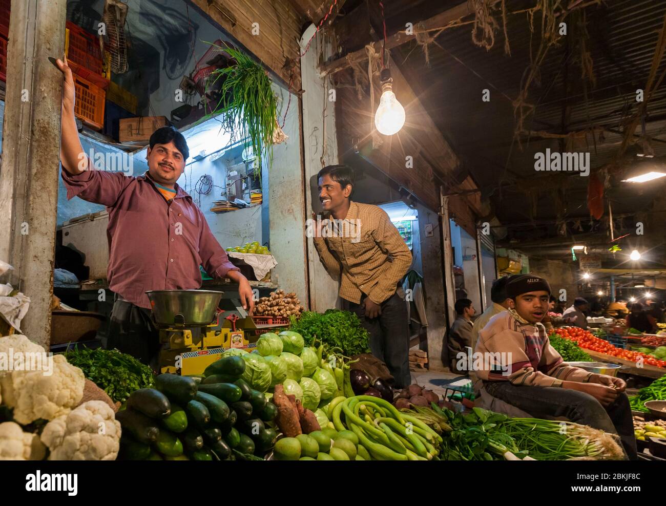Shopkeeper hi-res stock photography and images - Alamy