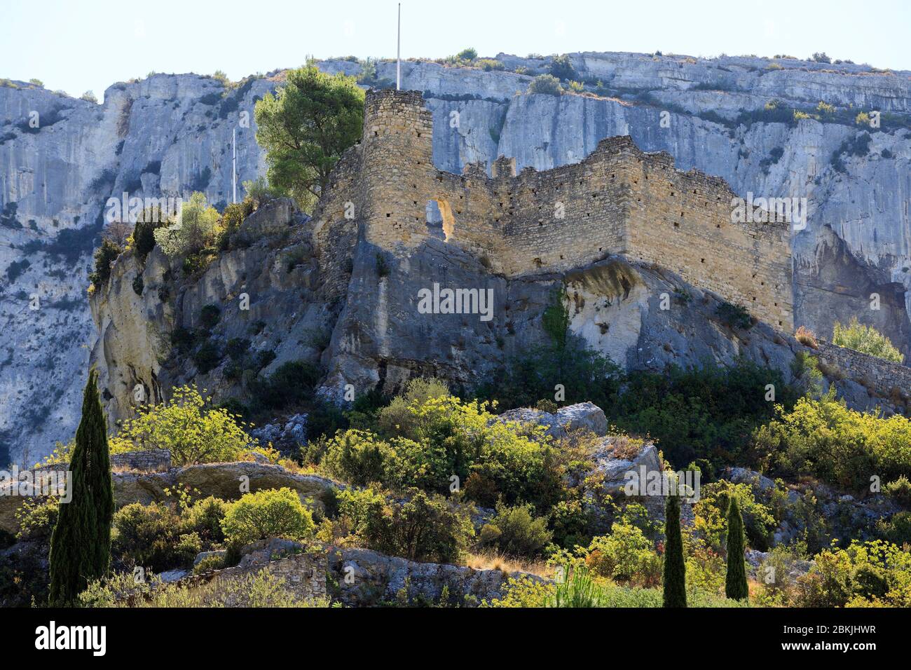 France, Vaucluse, Fontaine de Vaucluse, remains of the castle of ...
