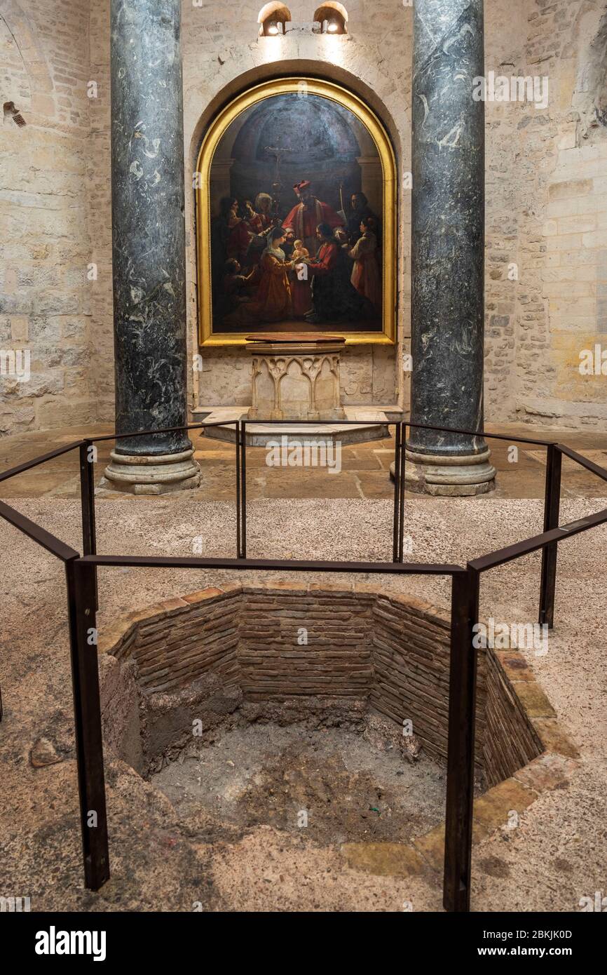 Baptism pool hi-res stock photography and images - Alamy