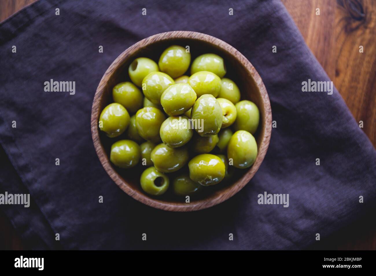 Olives in a bowl top view isolated hi-res stock photography and images ...