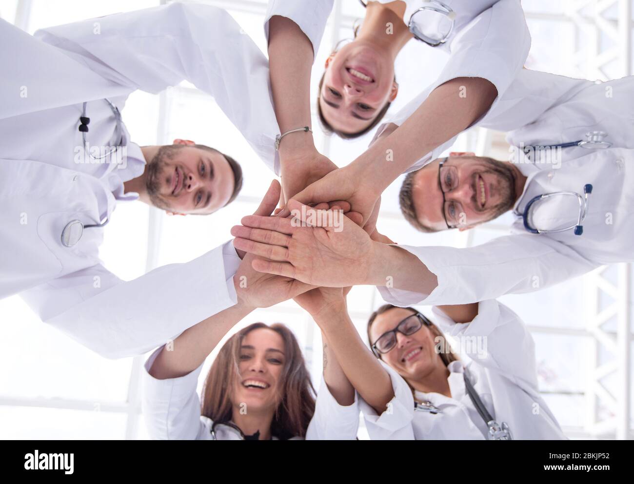 Healthcare professionals circle hi-res stock photography and images - Alamy