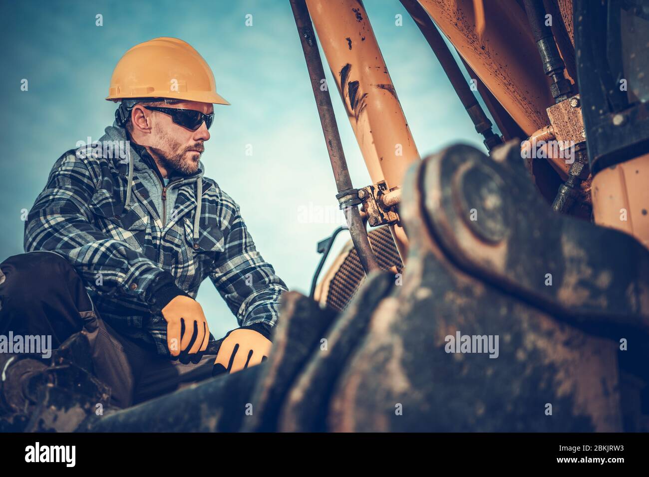 Male construction worker hi-res stock photography and images - Alamy