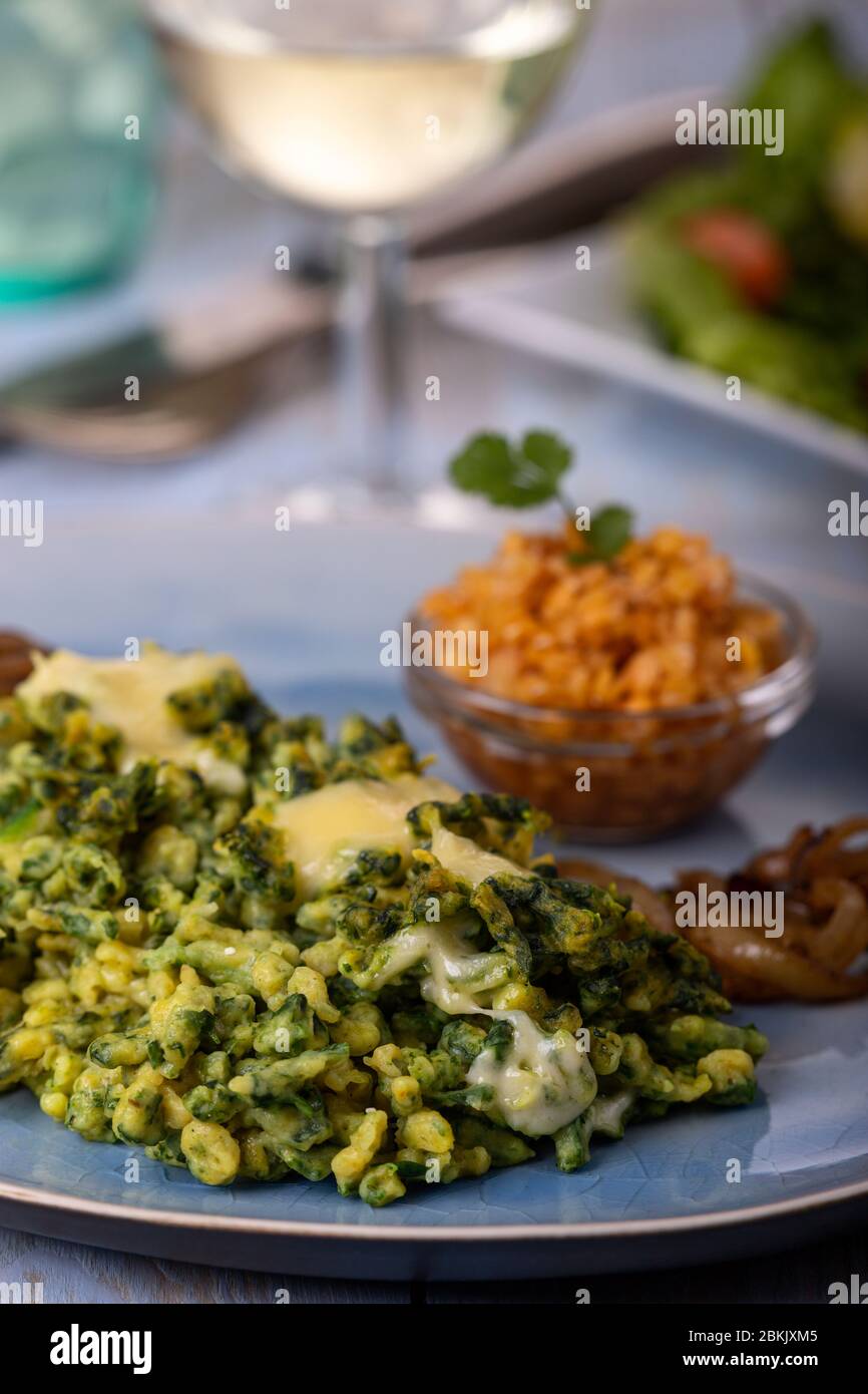 Spinatspaetzle hi-res stock photography and images - Alamy