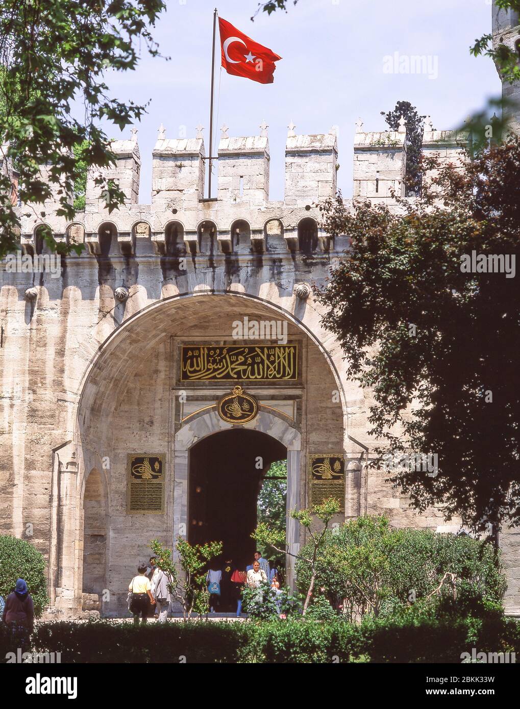 Imperial Gate to Topkapi Palace (Topkapi Sarayi) and Museum, Fatih ...