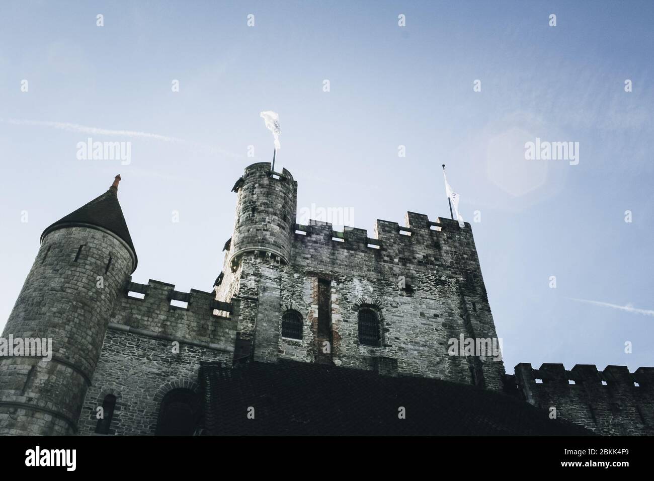 Old castle tower flag medieval hi-res stock photography and images - Alamy