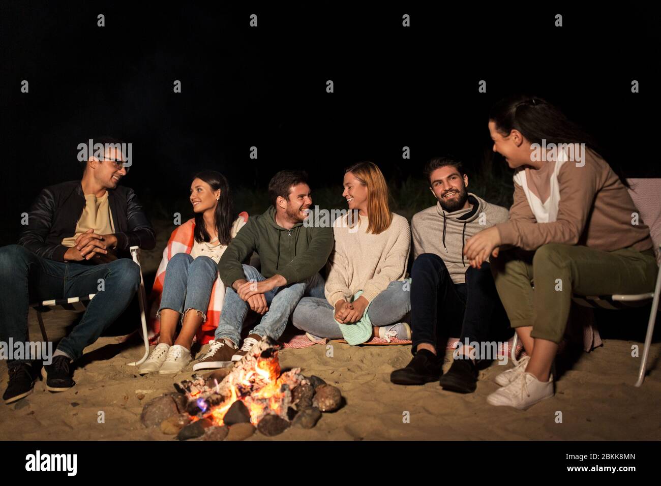 Campfire on seaside hi-res stock photography and images - Alamy