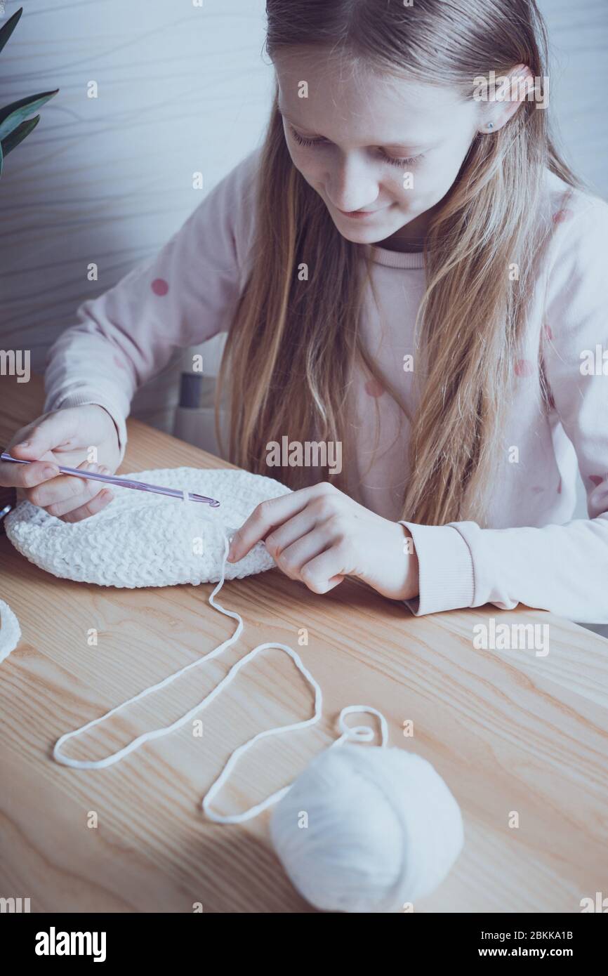 Girl crocheting hi-res stock photography and images - Alamy