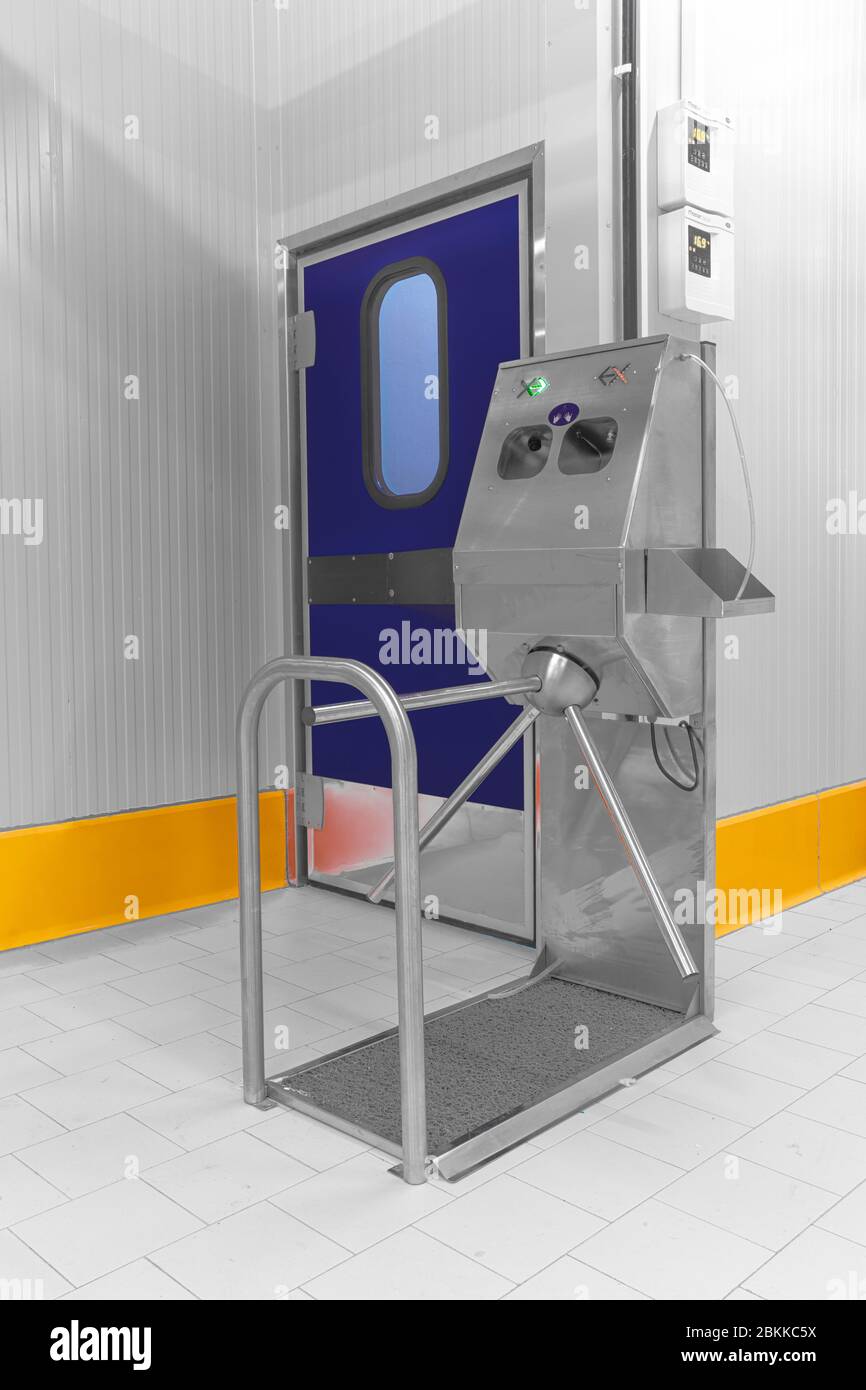 Refrigeration chamber for food storage. Warehouse freezer, Cold storage ...