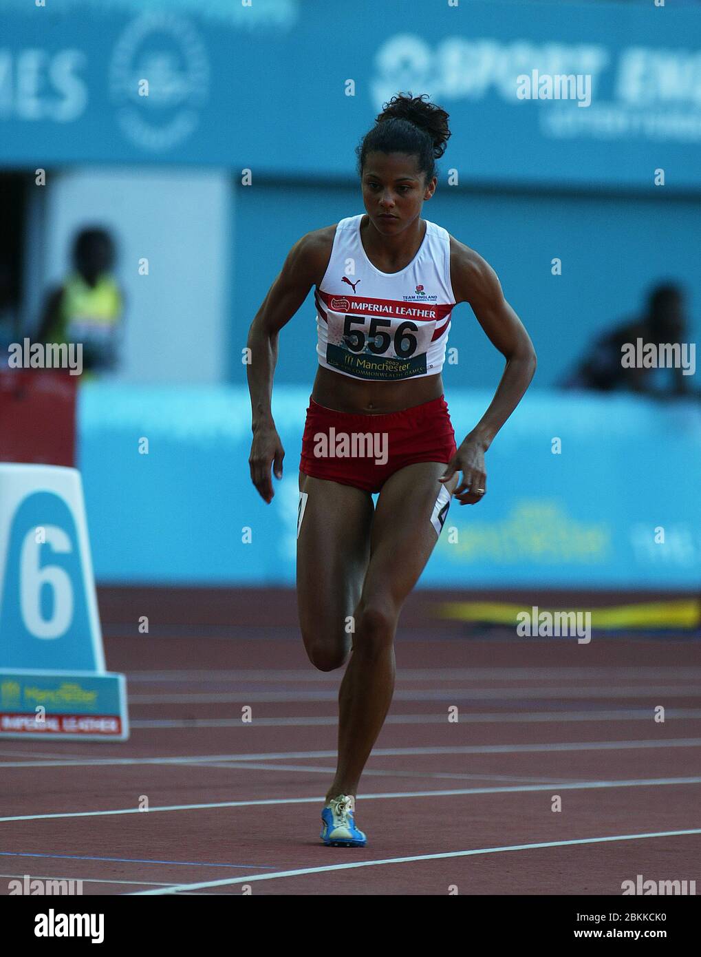 MANCHESTER - JULY 28: Jo FENN of England compete in Women's 800m Semi ...