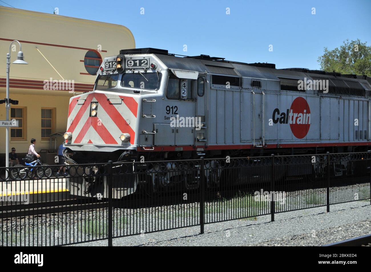 Caltrain commuter train engine locomotive hi-res stock photography and ...