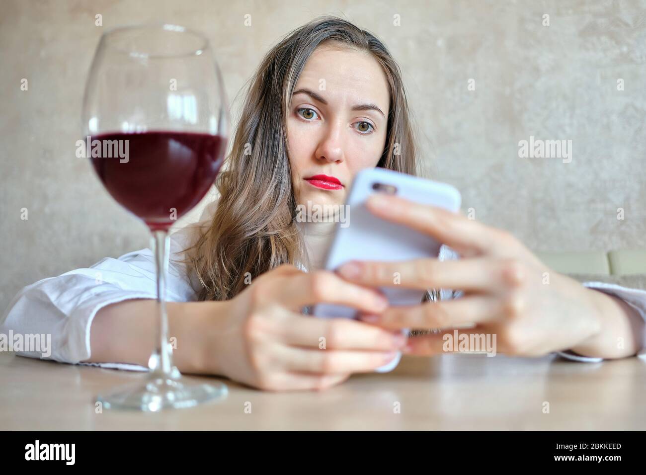 Intoxicated smartphone hi-res stock photography and images - Alamy