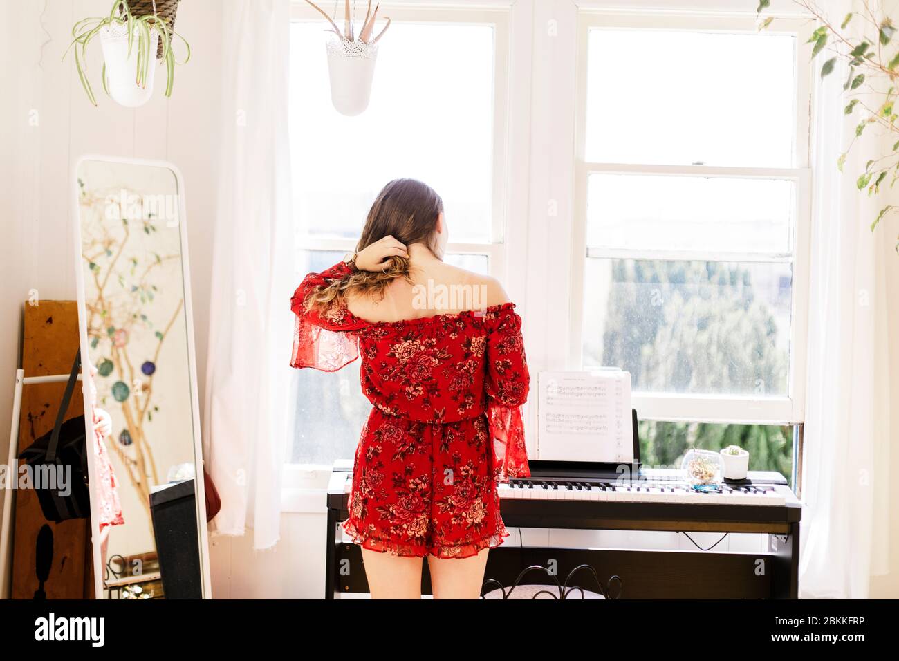 Back of mirror home hi-res stock photography and images - Alamy