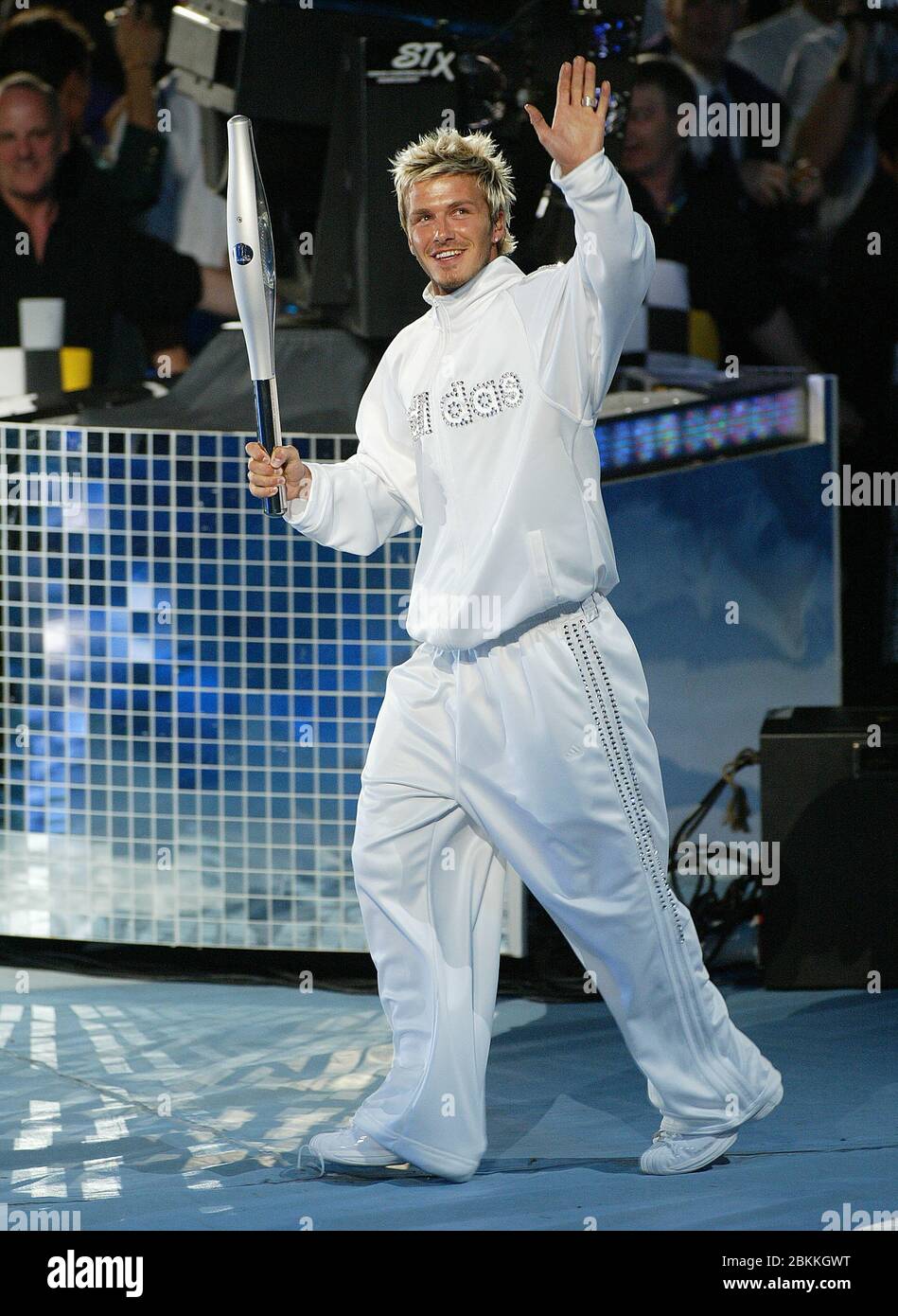 David beckham england 2002 hi-res stock photography and images - Alamy