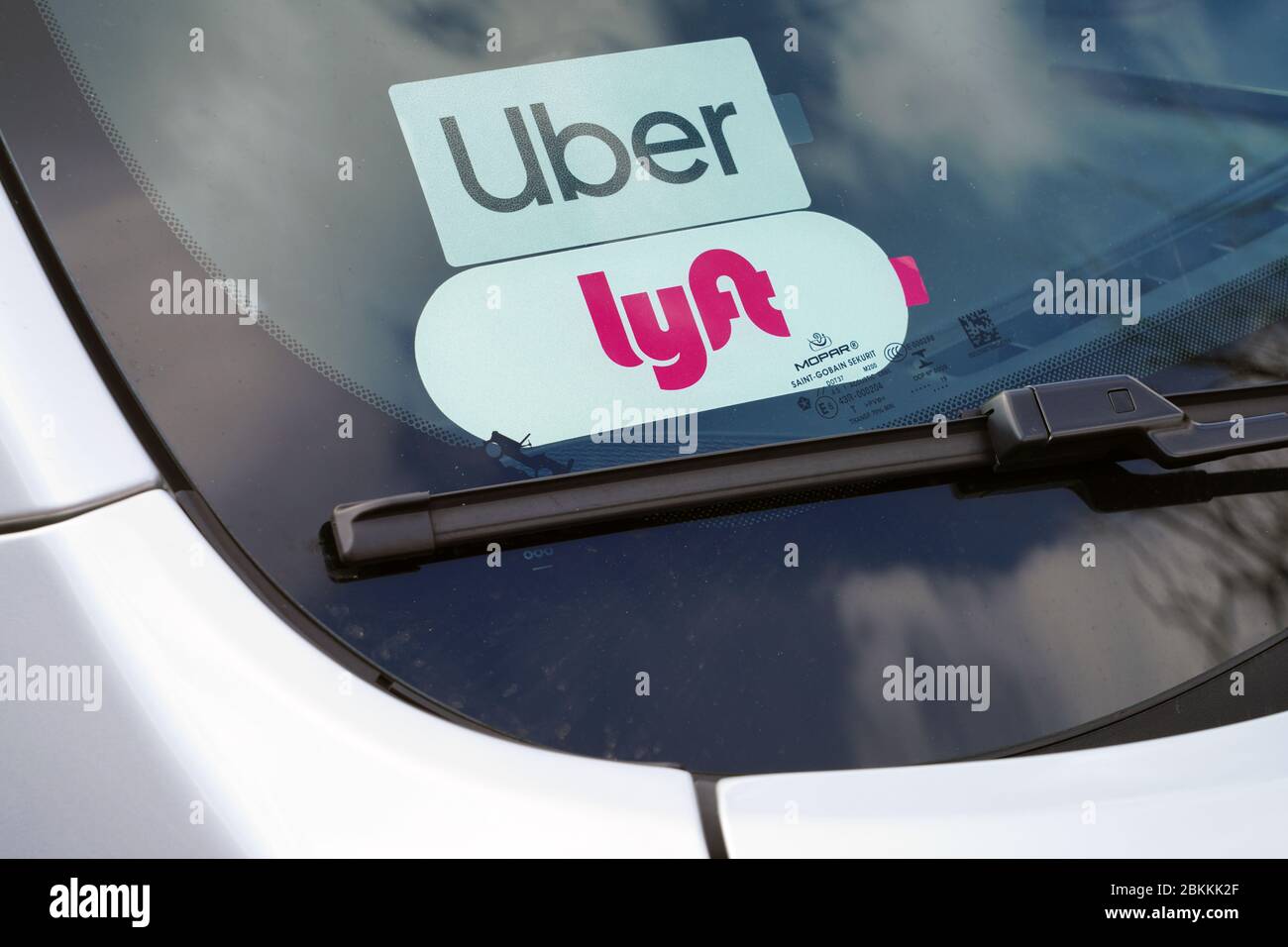 Car uber sticker windshield hi-res stock photography and images - Alamy