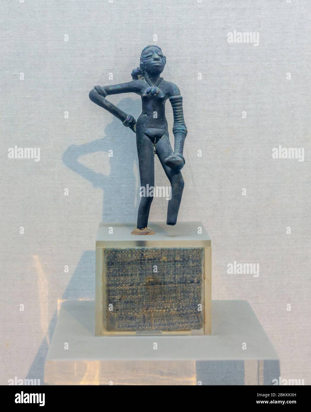 Dancing girl statue delhi hi-res stock photography and images - Alamy