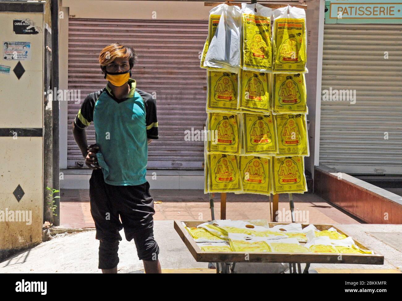 Wearing garbage bags hi-res stock photography and images - Alamy