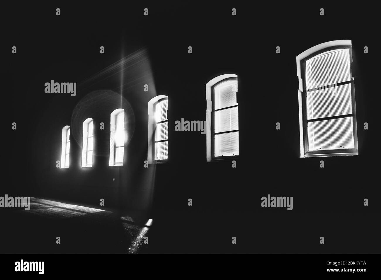 Light shinning through windows hi-res stock photography and images - Alamy