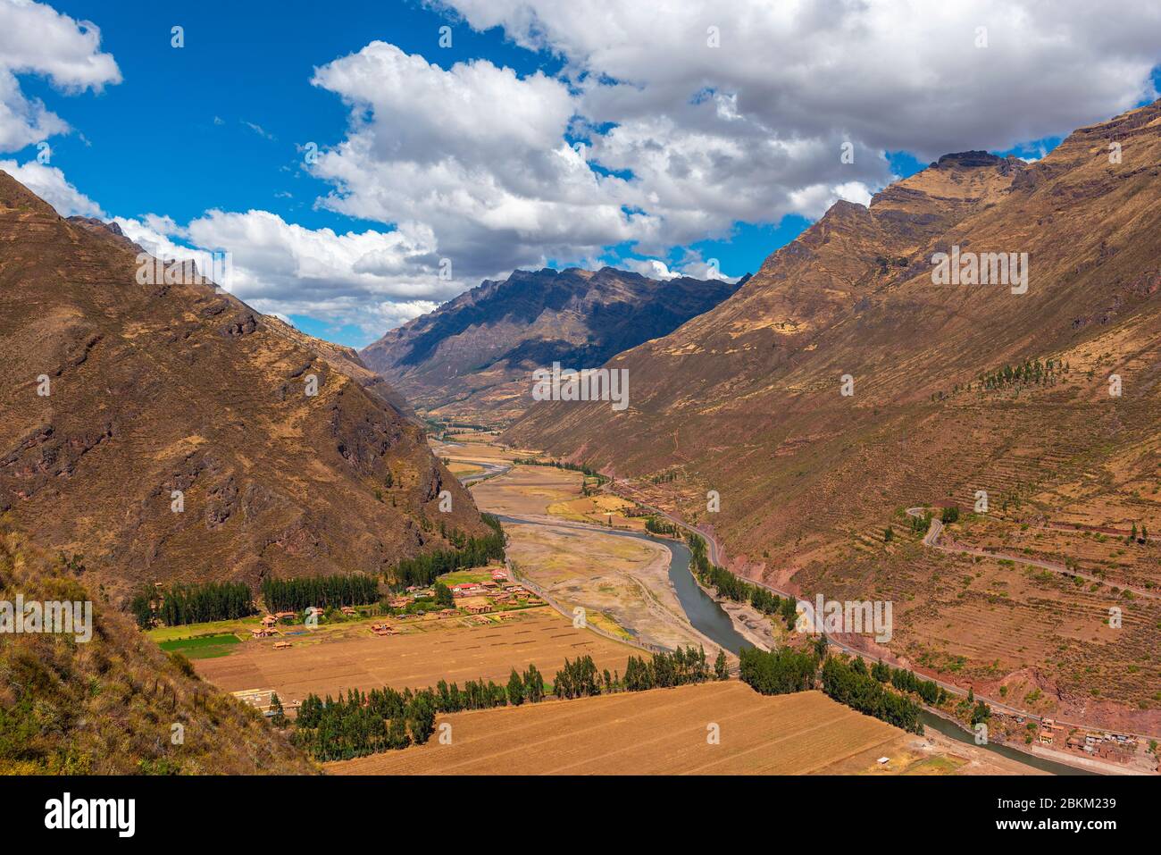 Landscape of the Sacred Valley of the Inca with the Urubamba river and ...