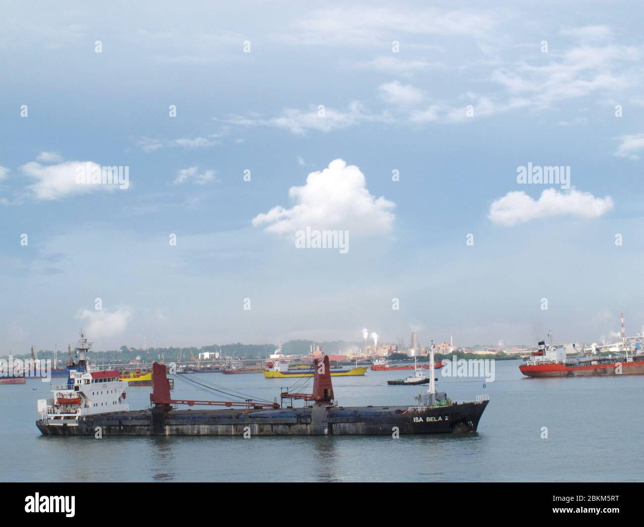 Natural gas tank indonesia hi-res stock photography and images - Alamy