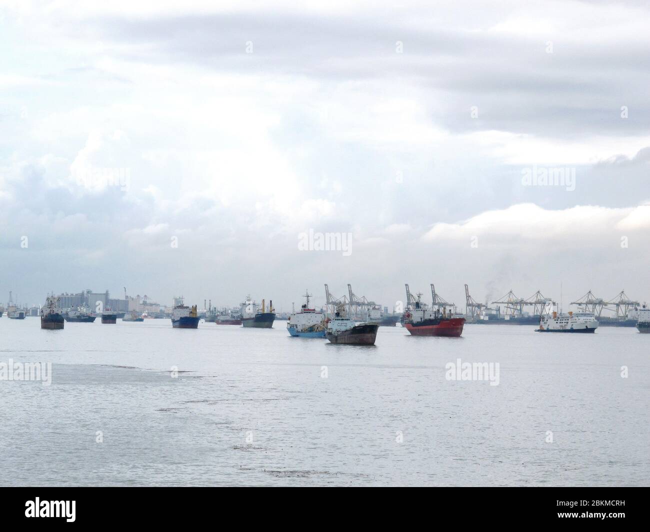 Natural gas tank indonesia hi-res stock photography and images - Alamy