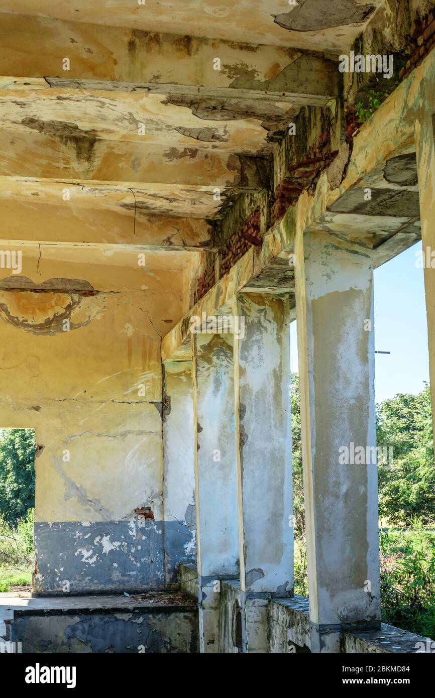abandoned factory warehouse, interior view Stock Photo - Alamy