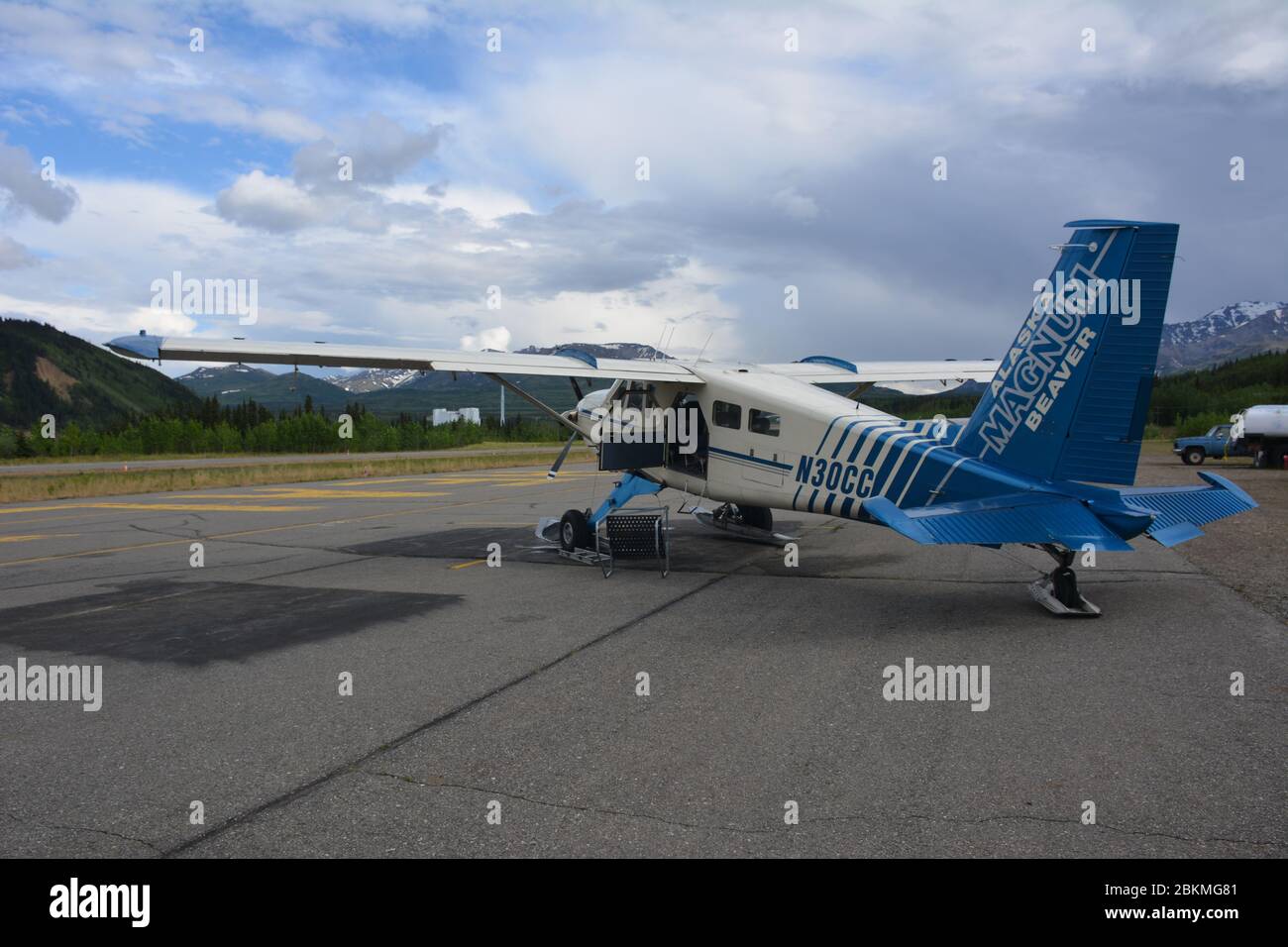A small plane flightseeing tour operated by Fly Denali lands on the ...