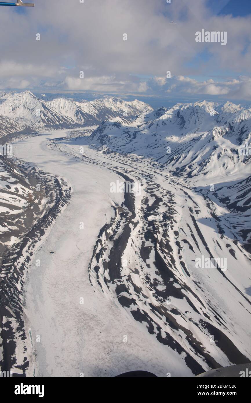 A small plane flightseeing tour operated by Fly Denali lands on the ...