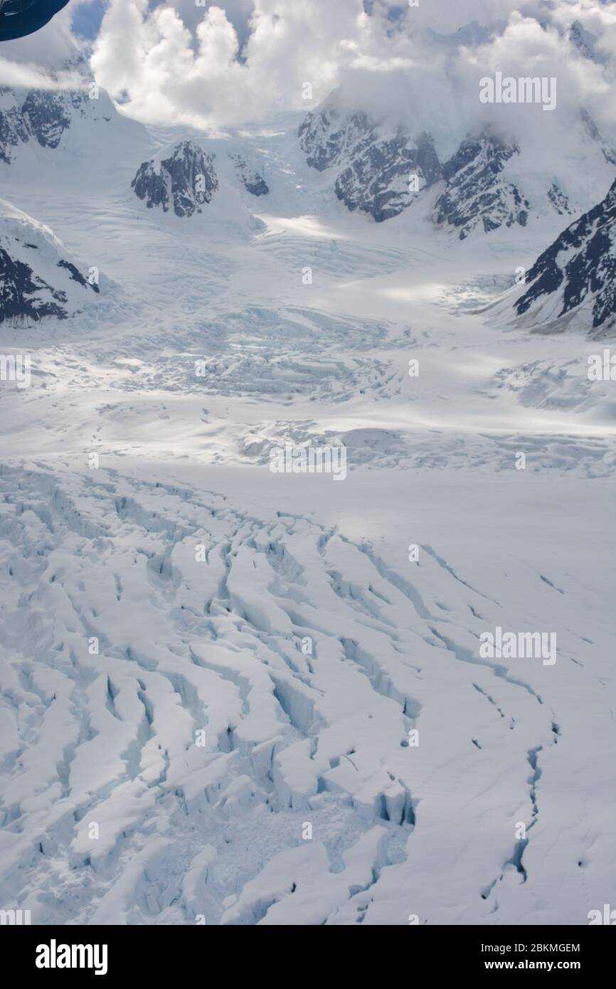 A small plane flightseeing tour operated by Fly Denali lands on the ...