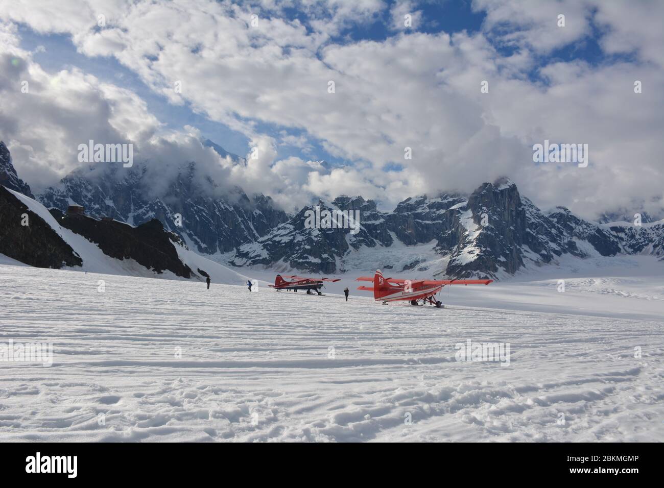 A small plane flightseeing tour operated by Fly Denali lands on the ...
