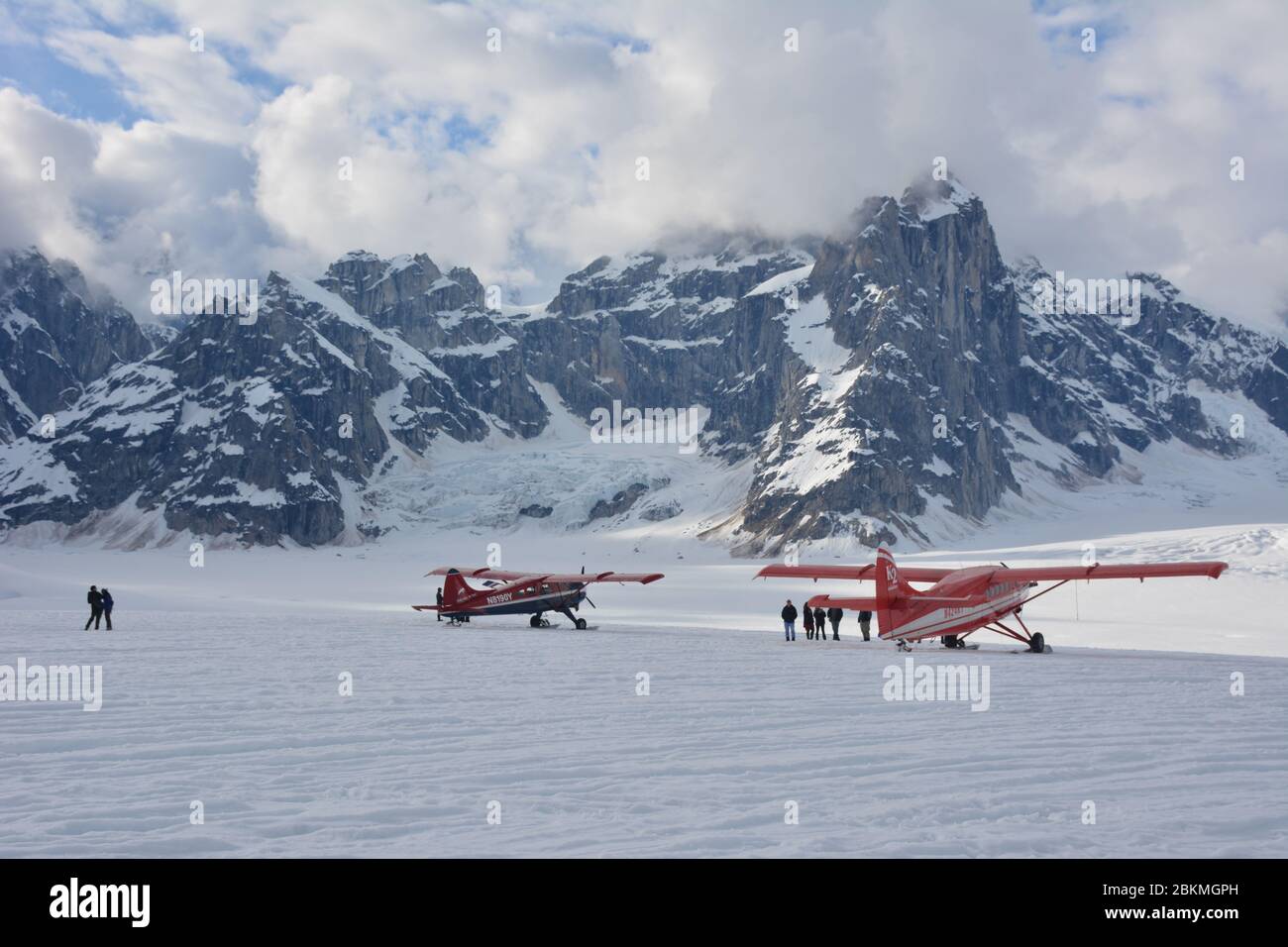 A small plane flightseeing tour operated by Fly Denali lands on the ...