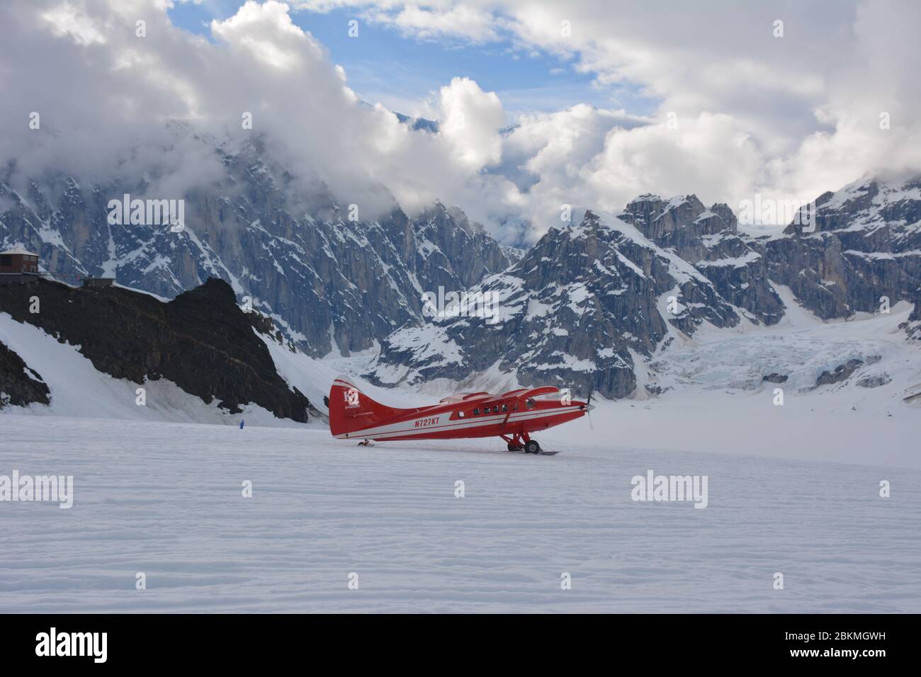 A small plane flightseeing tour operated by Fly Denali lands on the ...