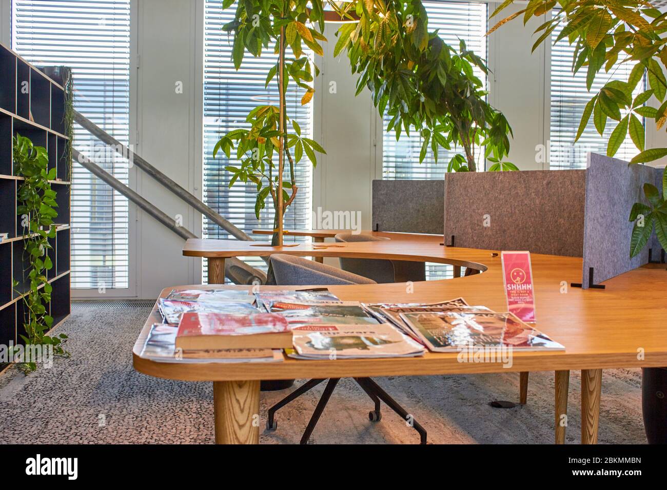 Table and chairs in the library Stock Photo - Alamy