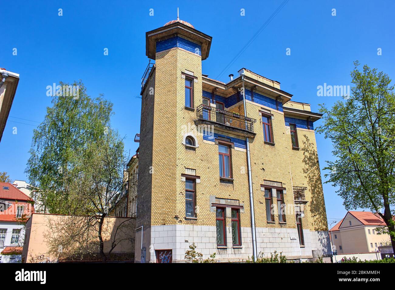 Old building in Vilnius center Stock Photo - Alamy