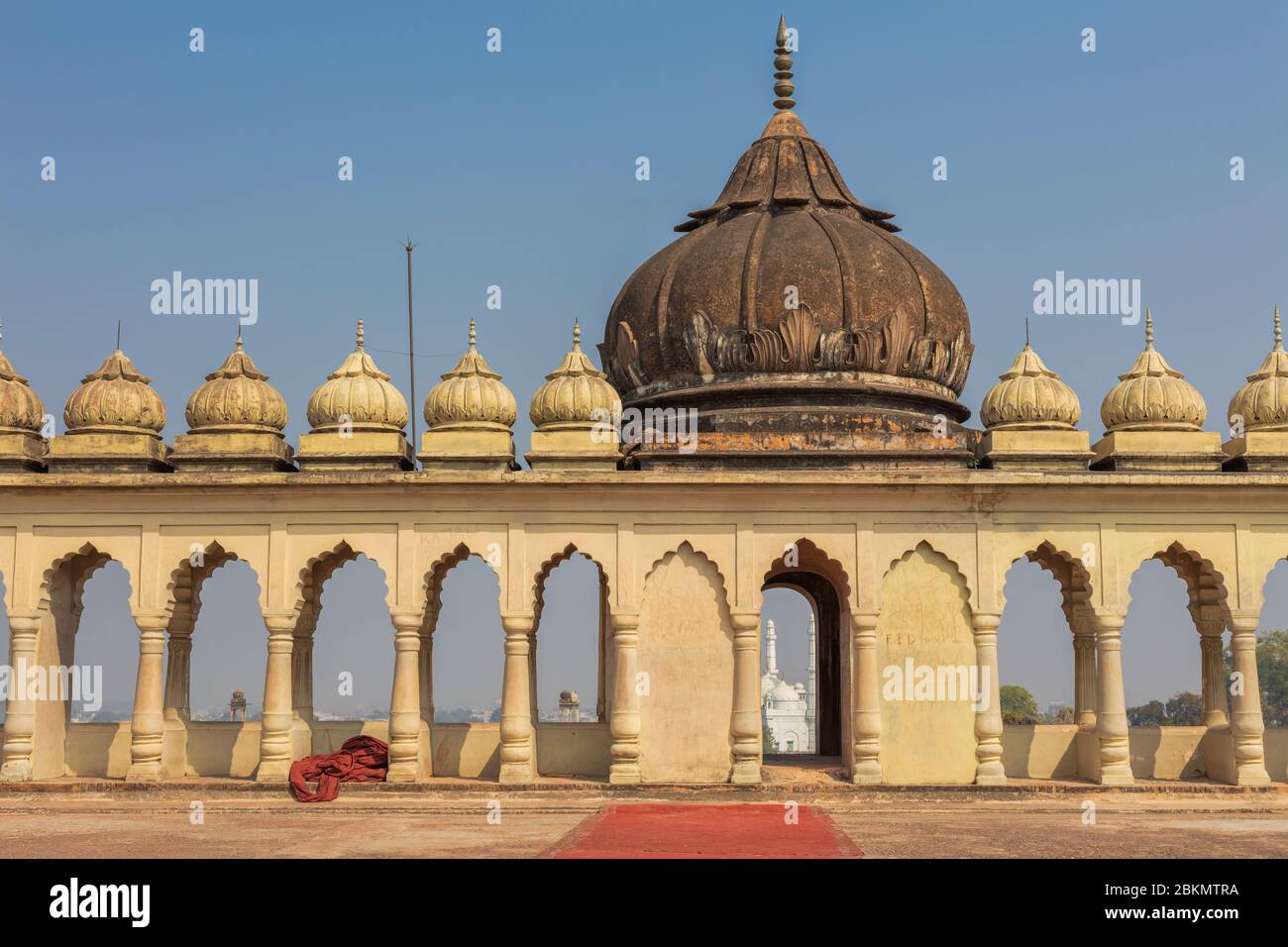 Bara imambara arc hi-res stock photography and images - Alamy