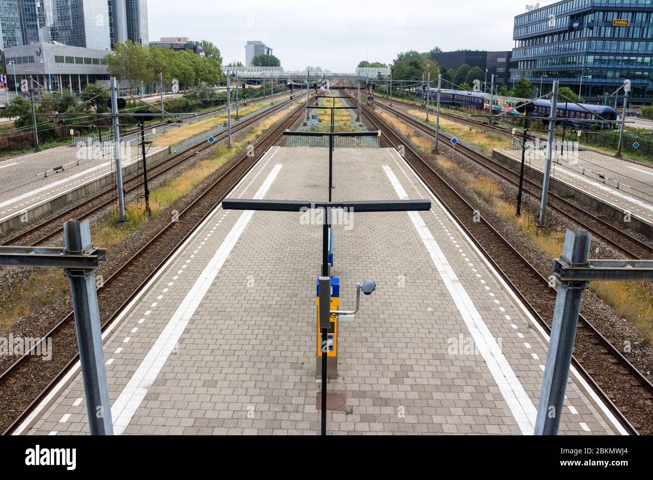 Rotterdam Train Centraal Station with the train Ban Station Top track ...