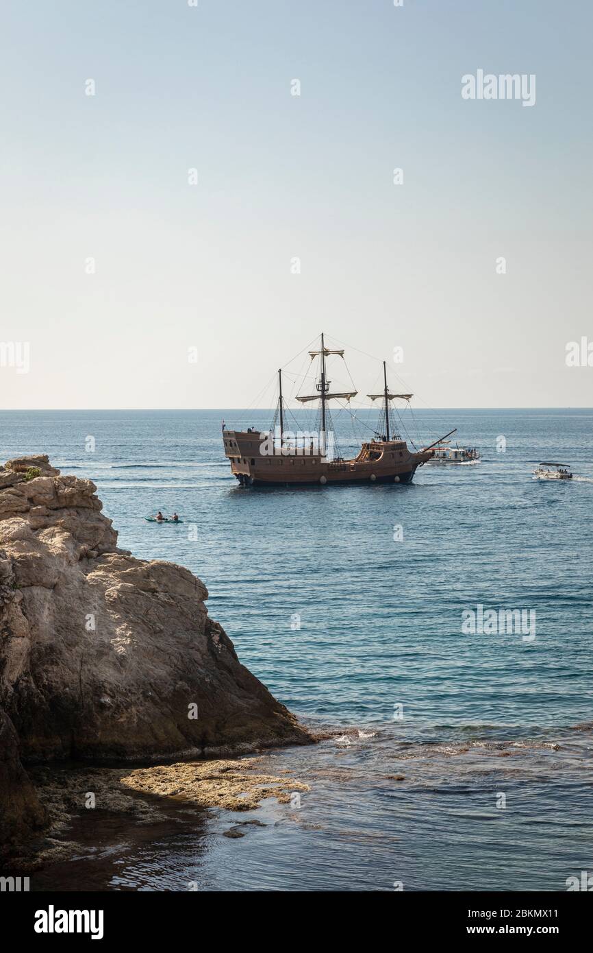 Karaka boat hi-res stock photography and images - Alamy